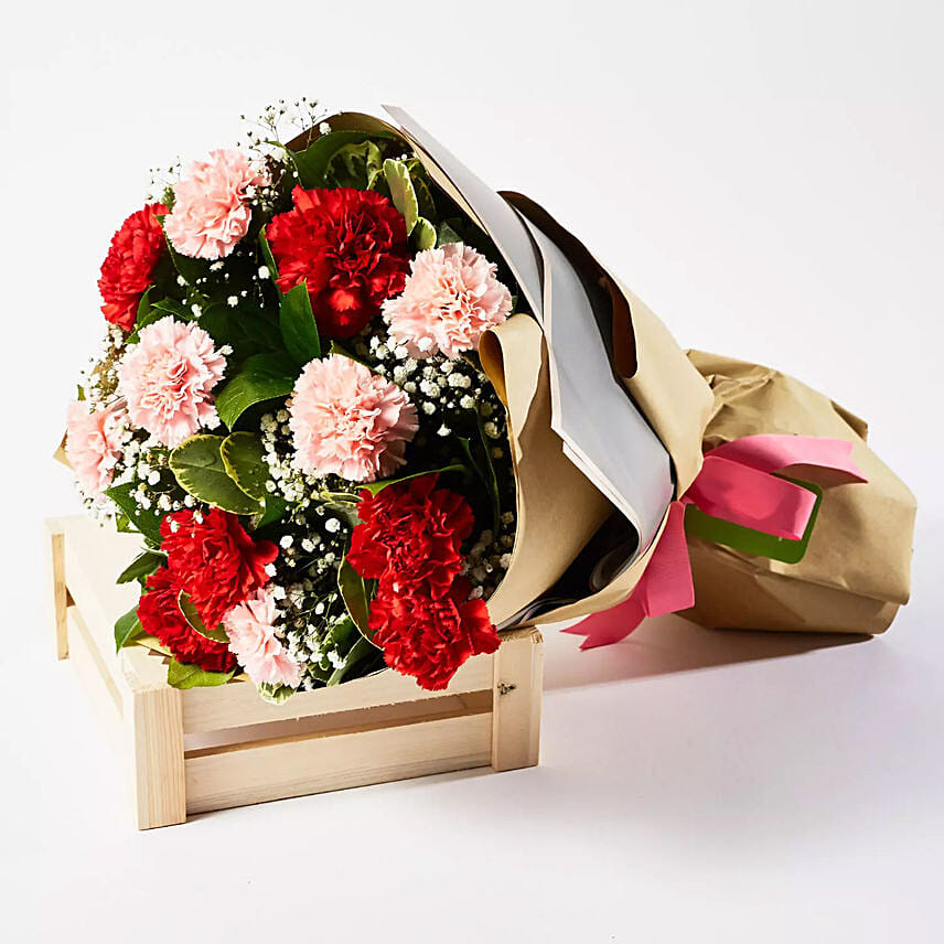 Online Appealing Mixed Carnations Bouquet Premium Gift Delivery in UAE ...