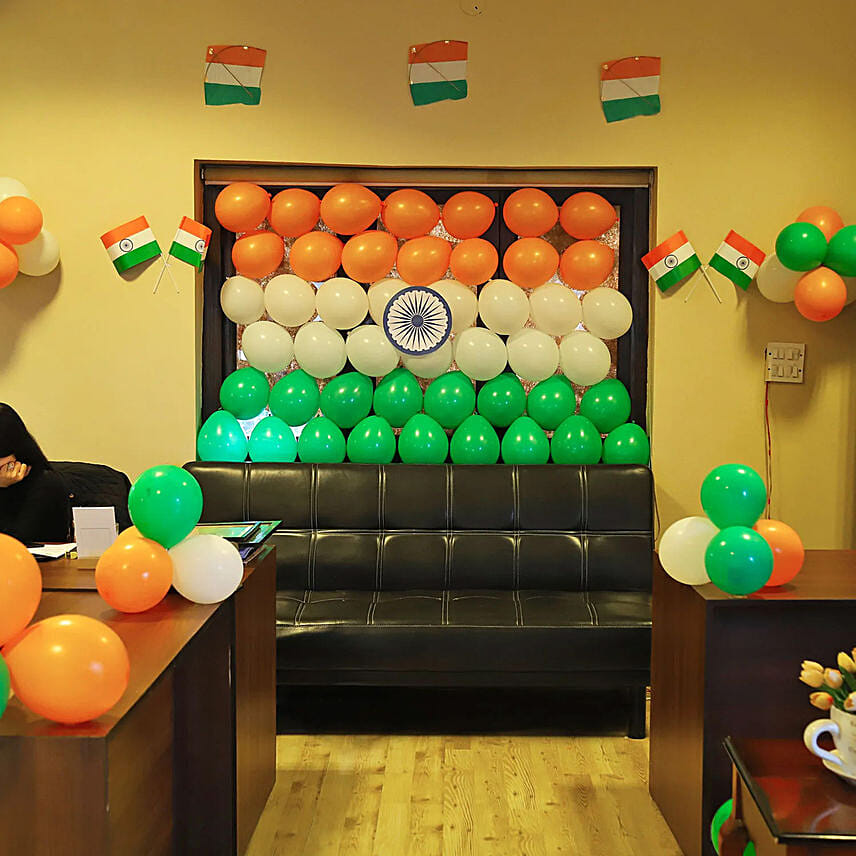 Online Indian Independence Day Decoration Gift Delivery in UAE - FNP