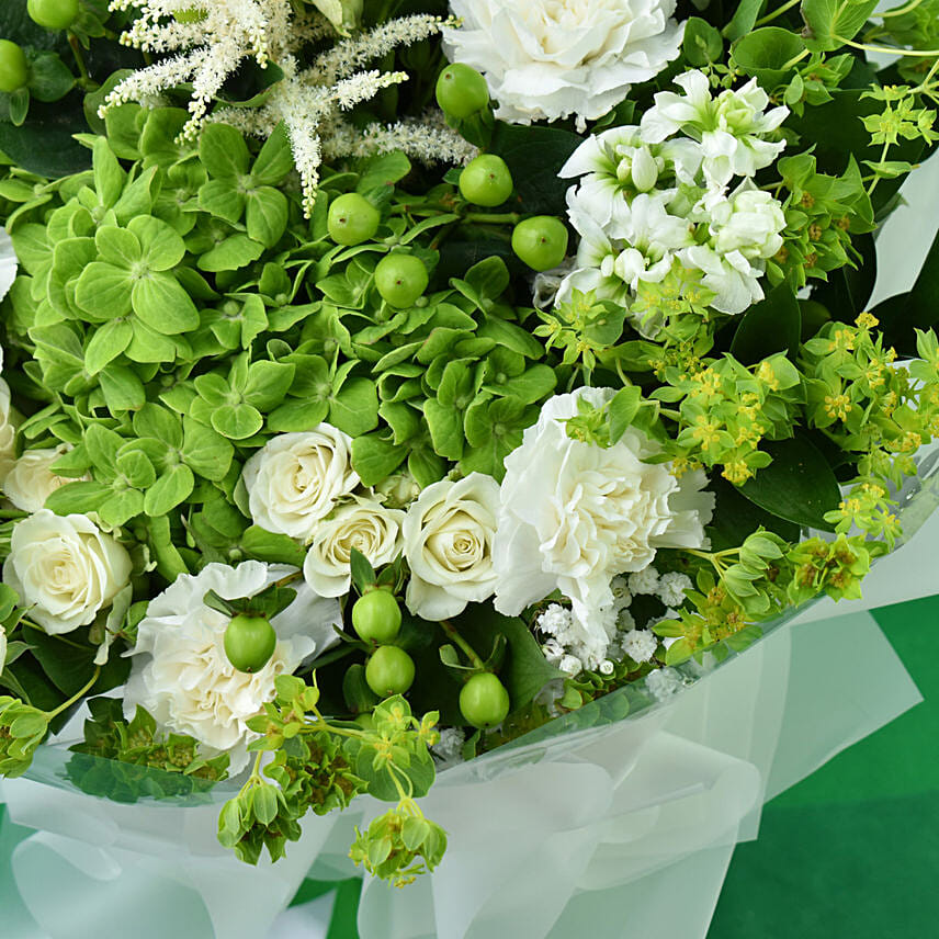 Online Saudi Arabia Theme Flower Bouquet Gift Delivery in UAE - FNP