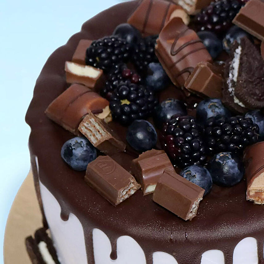 Online Delicious Choco Vanilla Cake Half Kg Gift Delivery in Oman - FNP