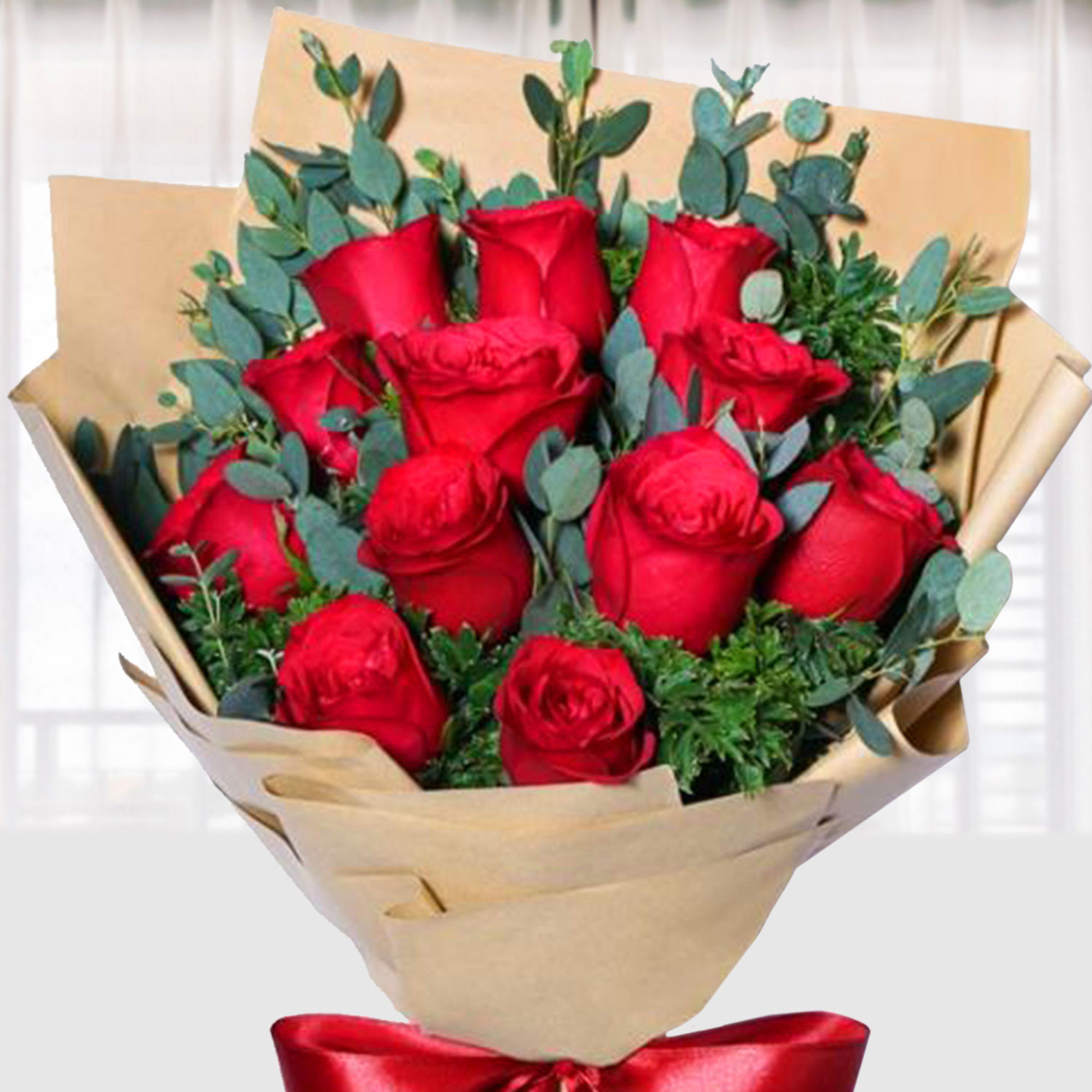Online Romantic Red Roses Bouquet Gift Delivery in Saudi-arabia - FNP