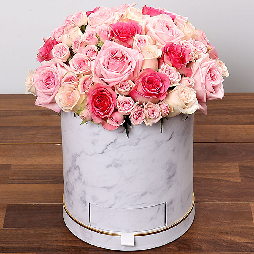 Online Stylish Box Of Pink Roses With Chocolates Gift Delivery in ...